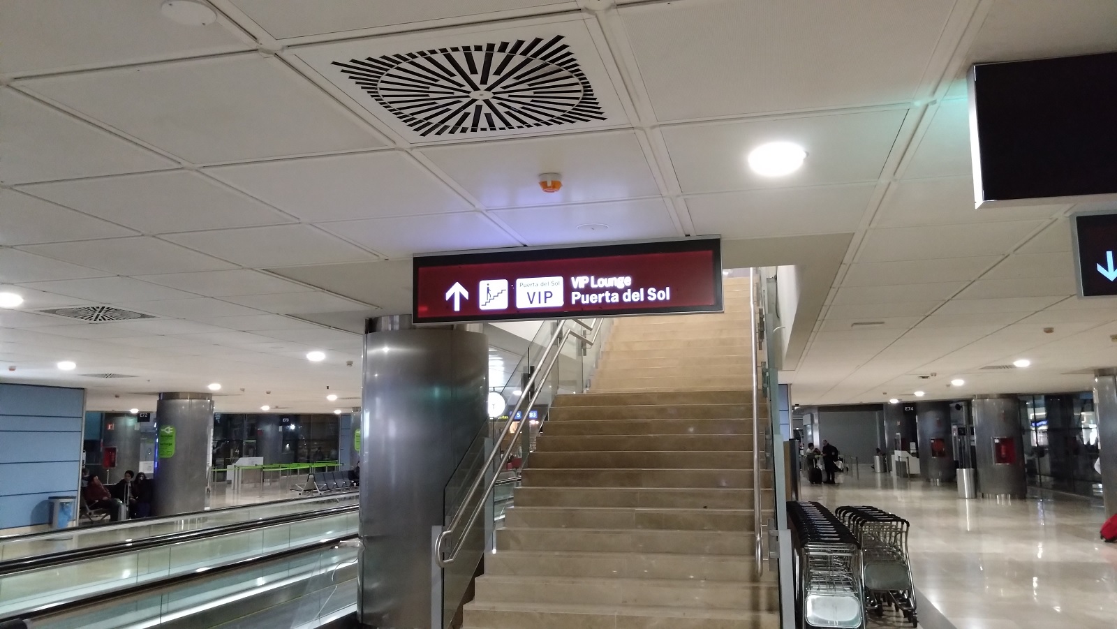 Onko OP Lounge Helsinki-Vantaalla hyvä? - Fly for Points