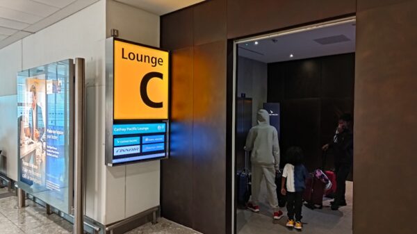 How Luxurious is Cathay Pacific First Class lounge at Heathrow? - Fly ...