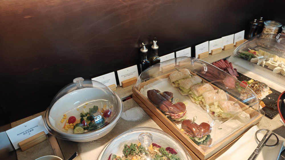 Cathay Pacific Lounge Shanghai Pudong – A Slice of Hong Kong Excellence ...