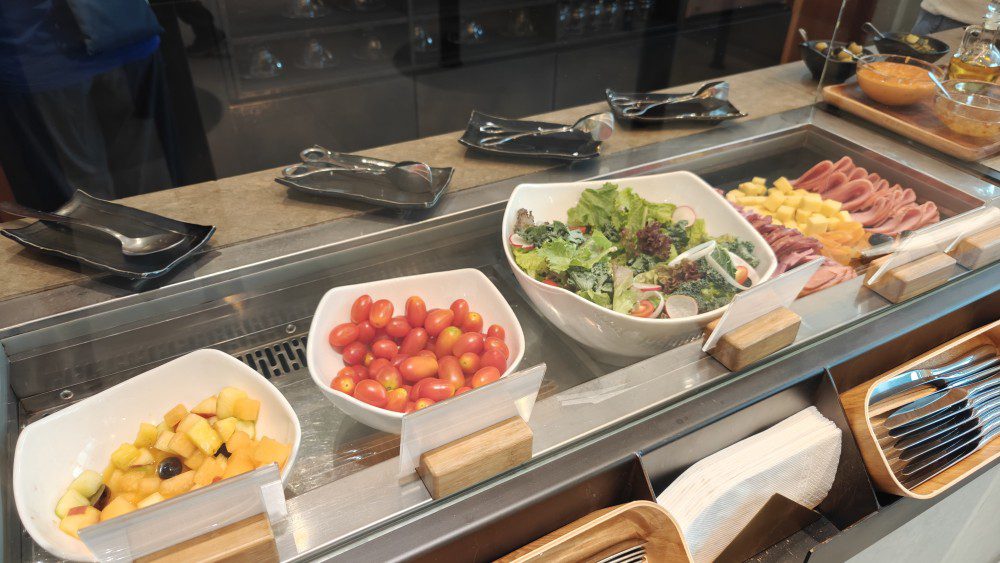 Cathay Pacific Lounge Bangkok: A Calm, Crafted Haven Before Departure ...